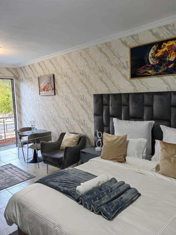Modern, Peaceful, And Luxurious. - Randburg