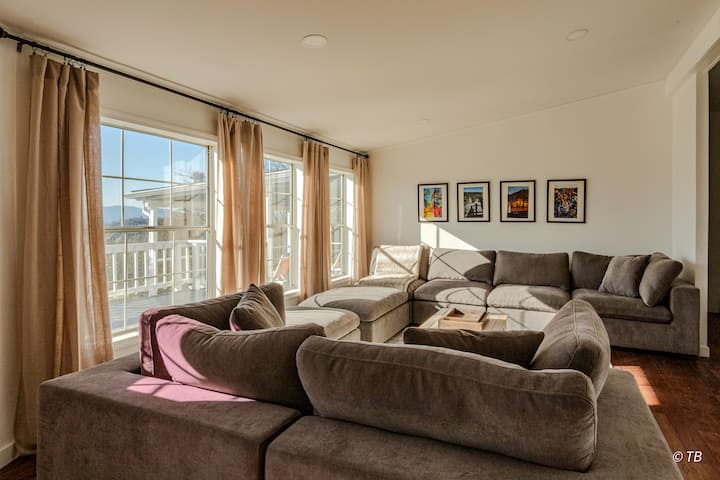 Quiet 5-acre Retreat • Sunset View • Flexible Stay - Grants Pass, OR