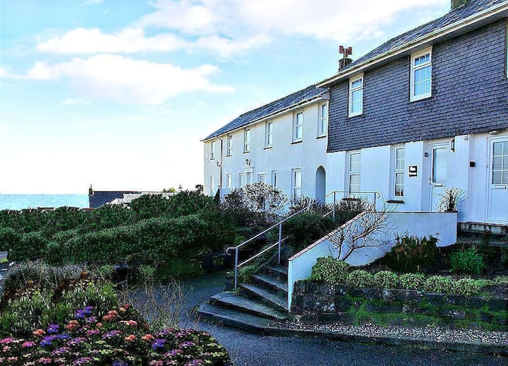 Sea Breeze. - Coverack