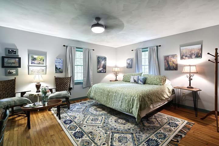 The Stone Home: Master Suite - Pennsylvania