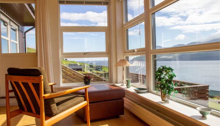 Sea & Mountain View 4br - Faroe Islands