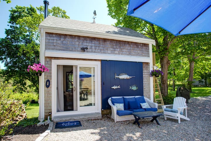 Sweet Carriage House & Spa Near Beach, Bring Pets! - Cape Cod, MA