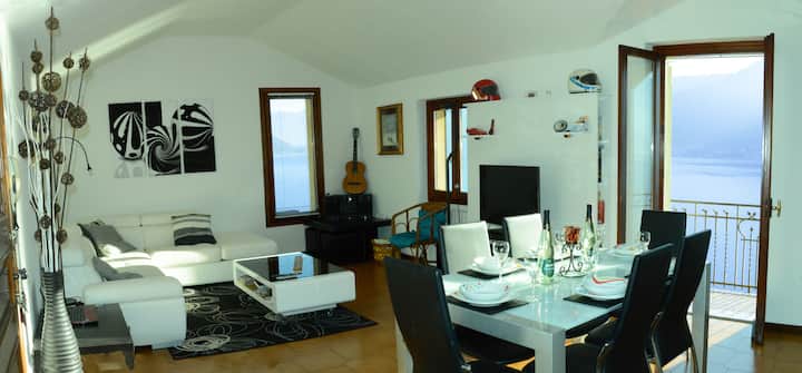 3 Bedroom House With Private Pool And Lake View - Comomeer