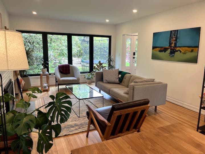 4br Family Home - Edgemont/sunset Gardens - North Vancouver