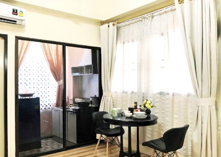 Private Room,  Soft Bed + Bath + Kitchen, Parking - Csiangmaj