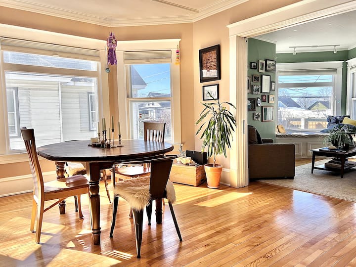 Adorable Burlington Apartment - Burlington, VT