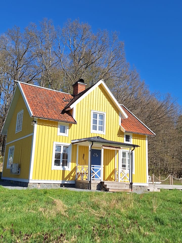 ÄNgsholmen - En ö I Mälaren - Enköping