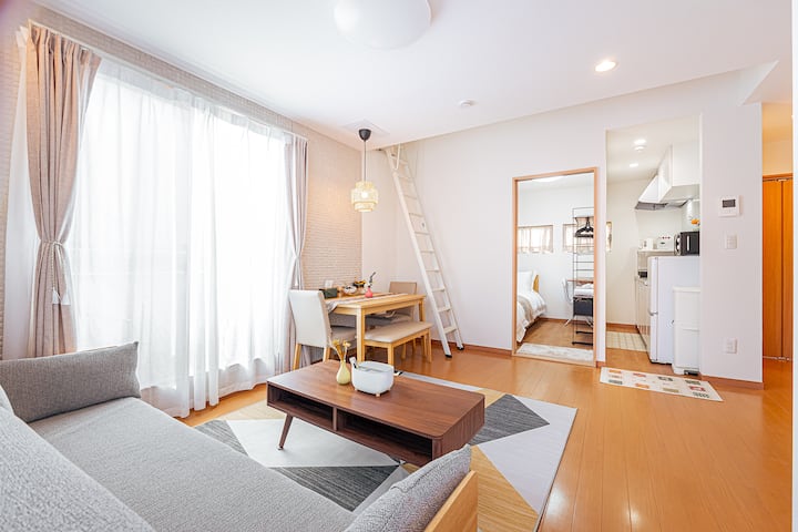 冲浪胜地小田急江之岛站2分钟，湘南海岸公园水族馆5分钟，免费停车，江之岛天然温泉步行10分钟 - Enoshima