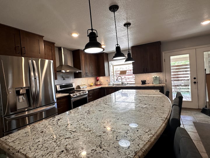 Viva Las Vegas 4-bedroom Home With Ev Charger - Las Vegas, NV