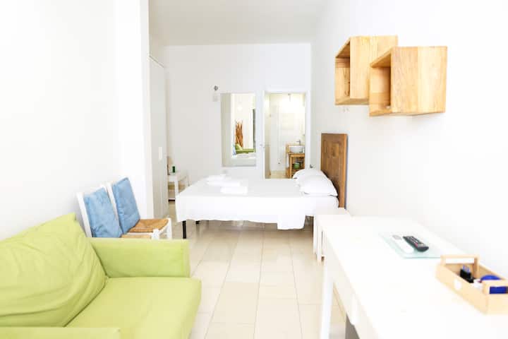 Camera Con Veranda / Salto Nel Blu - Leverano