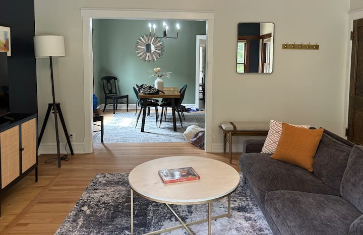 Oak Park Flat W/parking 3 Bed/1 Bath - Oak Park, IL