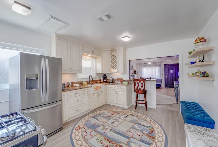 Lovely House, Private Parking, A/c, Heater! - San Diego, CA