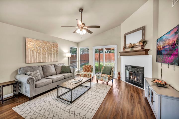 Spacious 3br | Domain, Q2 & St. David's Nearby - Austin, TX