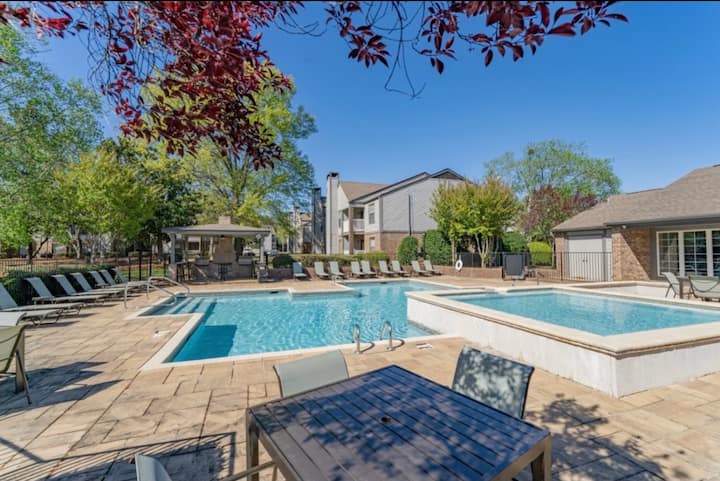 Pool+gym/arsenal 3 Mins/space Camp 3 Mins - Huntsville, AL