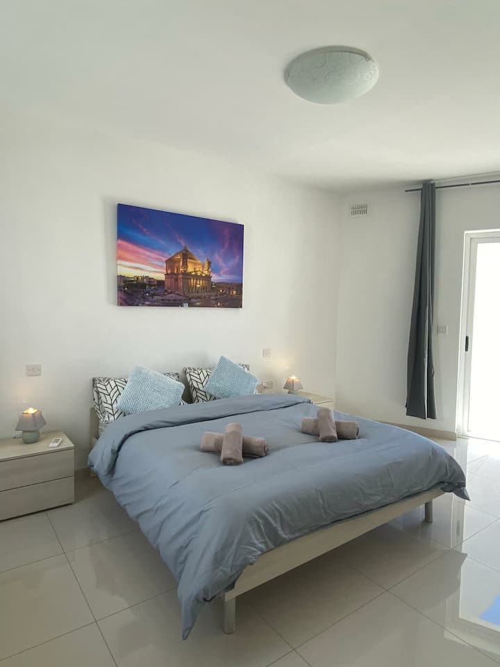 2 Terrace Penthouse 500m From Sea - Malte