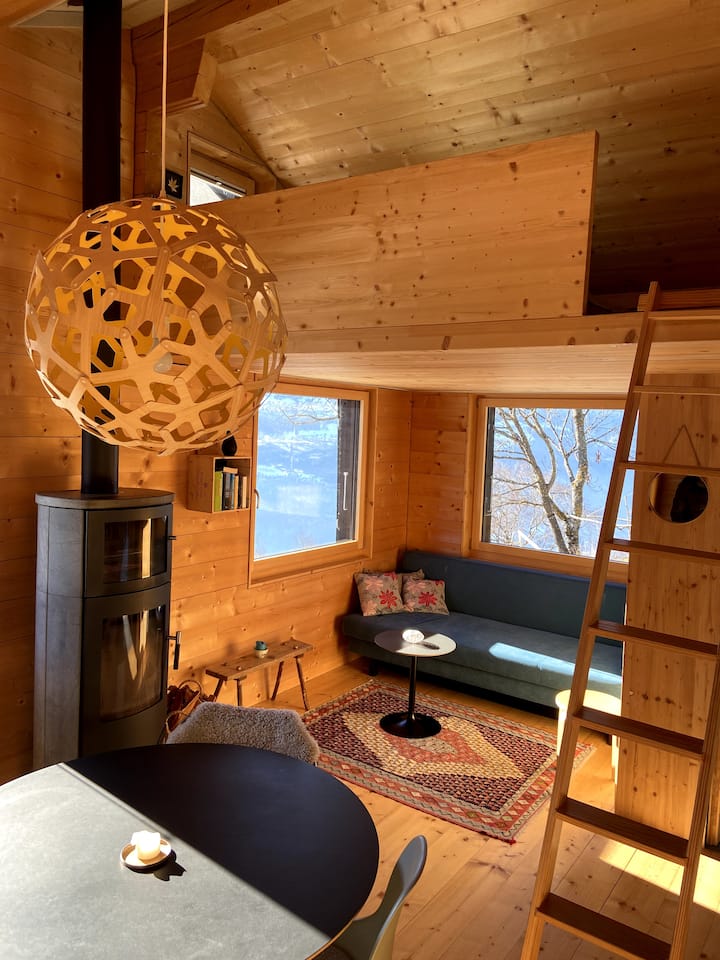 Kleine Hütte In Den Walliser Bergen - Switzerland