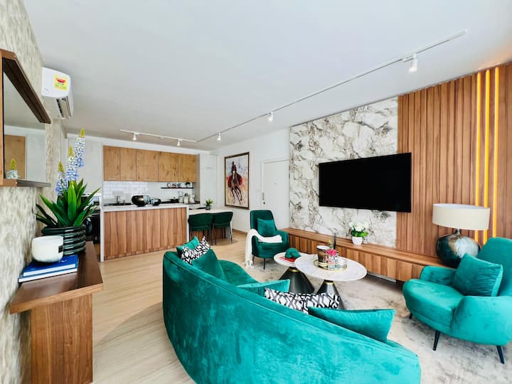 Luxury 1-bedroom Apartment In Cantonments - Ghana