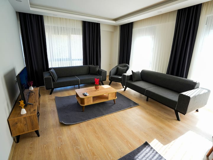 Deluxe Sui̇te (2+1) Dai̇re 4 - Antalya