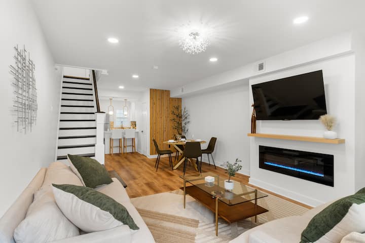 King Bed, Laundry, Pet Friendly, Fenced Backyard - Philadelphia, PA