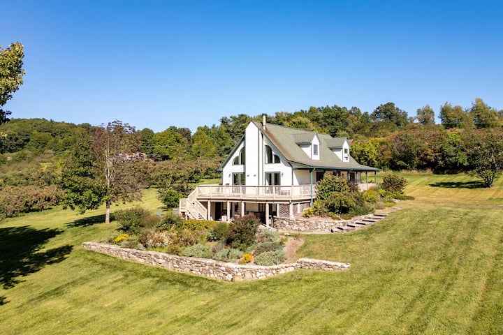 Luxurious Farmhouse Amidst Orchards & Valley Views - New Paltz, NY