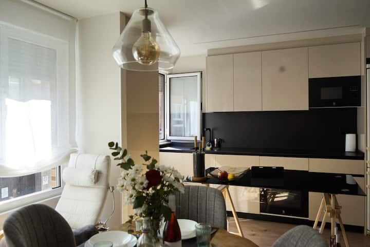 Moderno Piso  Con Gran Terraza Soleada - Gijón