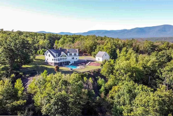 The Bluestone Hill Hideaway (W/ Saltwater Pool) - Woodstock, NY