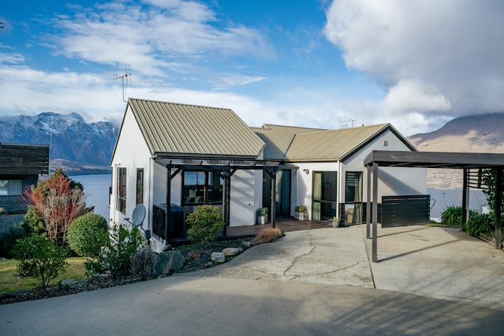 Tahuna Lakeview Family Retreat With Spa! - Queenstown