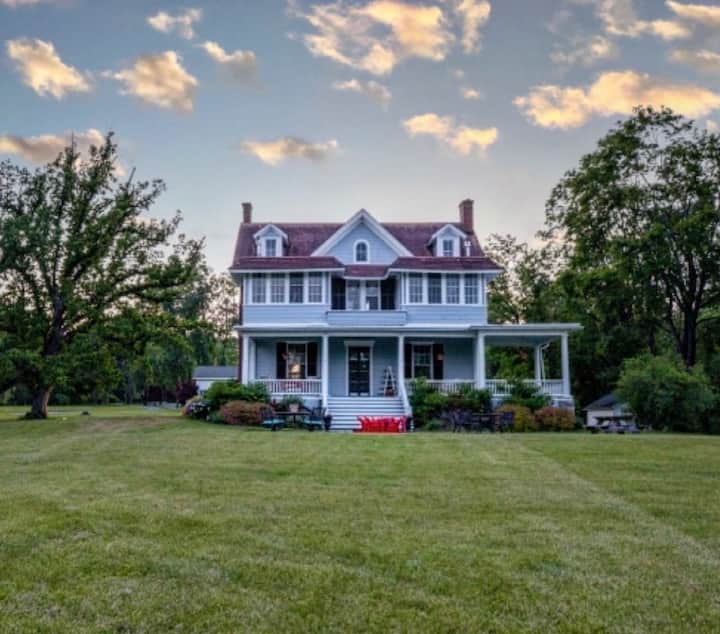Sprawling Historic Hideaway - Nassau, NY