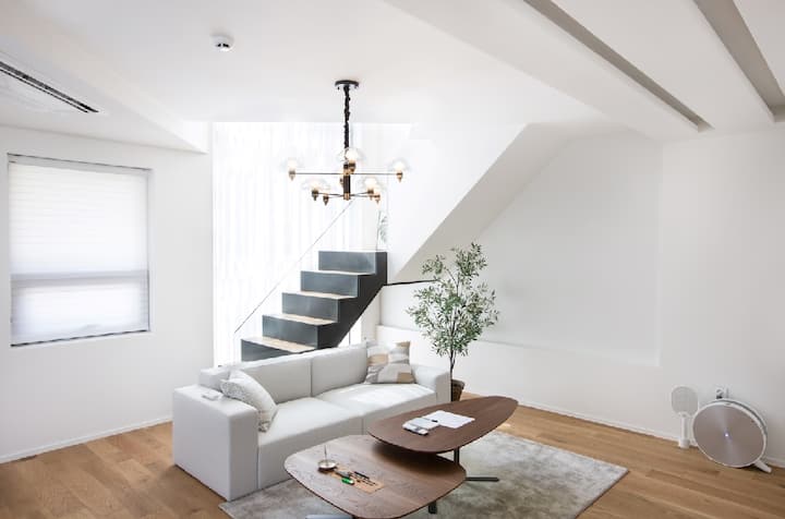 애월 독채풀빌라 6인,  300평프라이빗, 24시간미온수풀, 신성의 숲 포레스트 리빙 8동 - Jeju-si