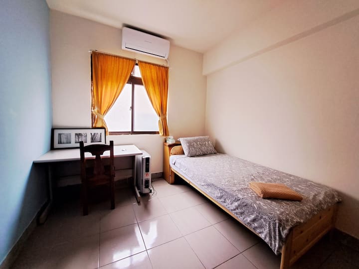 Scenic Bitan Blue Single Room Near Mrt Station - Taipei