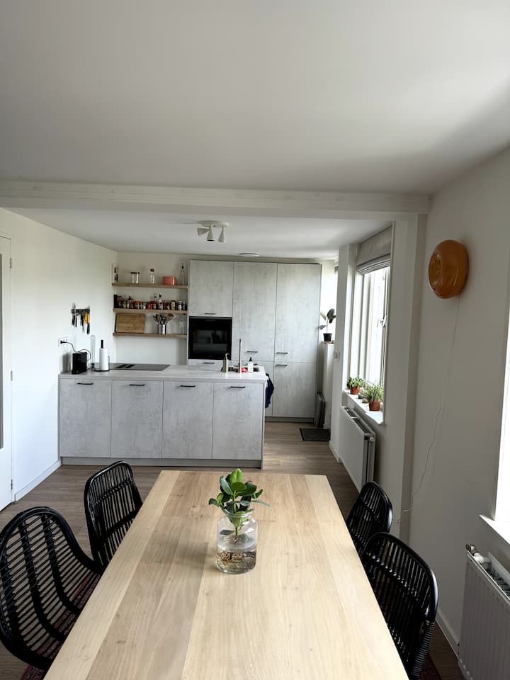 2 Bed Apartment Sunny Terrace - Amsterdã