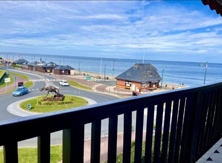 Agréable Deux Pièces, Lumineux Et Jolie Vue Mer - Villers-sur-Mer