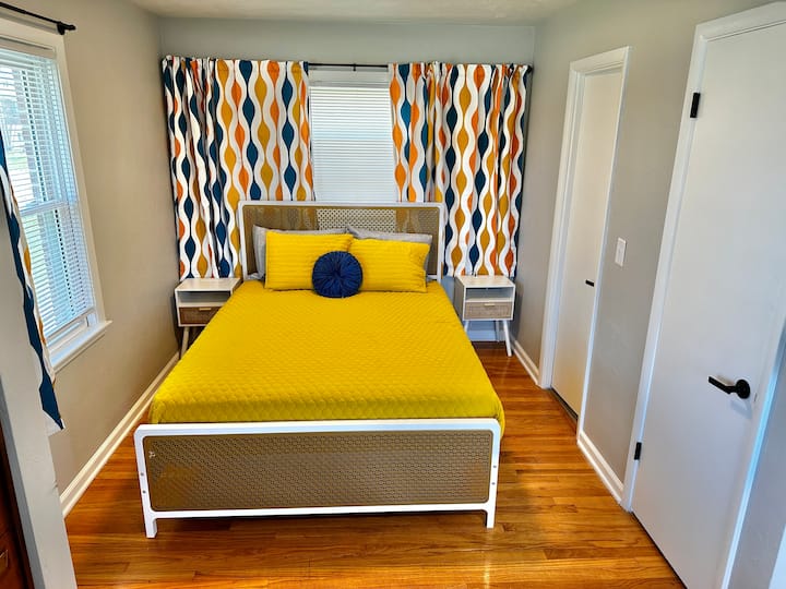 Vintage Vibes Villa Entire Home W/garage & Laundry - Lincoln, NE