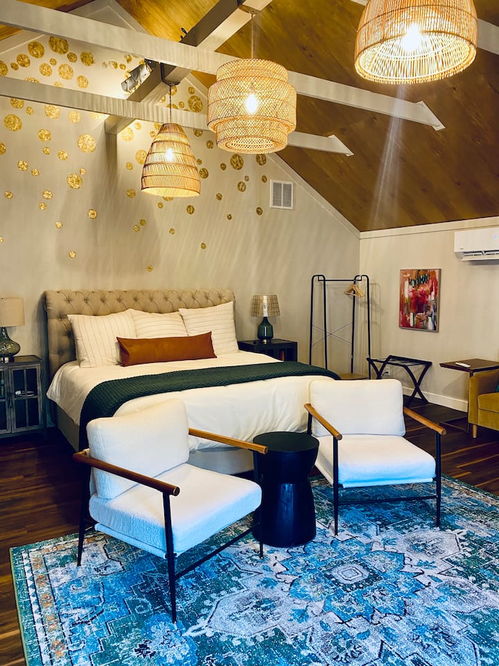 Railside Retreat - Frisco, TX