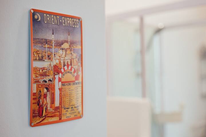 The Orient Express No.22 - Wien