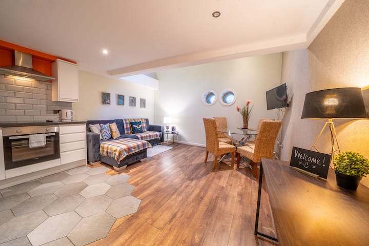 Spacious Duplex In Liverpool | Sleeps 8 | 2br/2ba - Liverpool