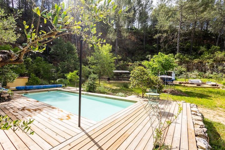 Maison Sur Terrain Nature 2200m2 - Cuers