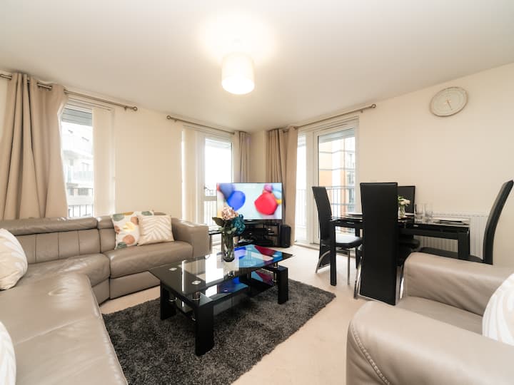 Spacious 2bed & 2bath Flat Near London Museum - Harrow