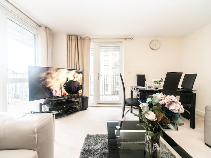Spacious 2bed & 2bath Flat Near London Museum - Edgware