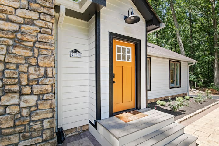 Valentine Vista | Lakeside Oasis - Bumpass, VA
