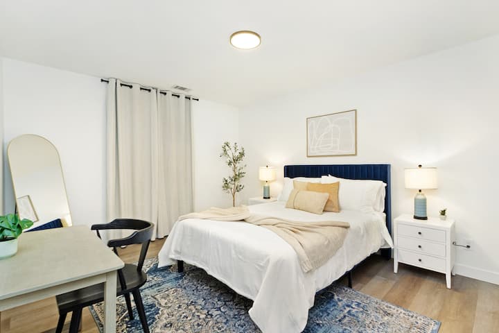 Chic & Cozy Condo In Manhattan – Free Parking! - Tuttle Creek Lake, KS