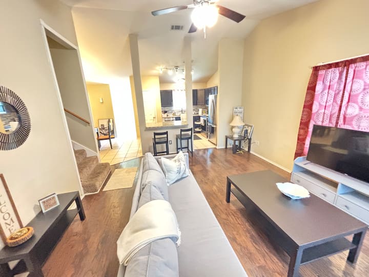 Cozy Samsung Retreat By Dang Valley Stays/peaceful - Taylor, TX