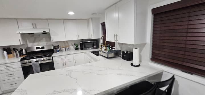 New & All Clean, Patio By Cruise & Convention Ctr - Carson, CA