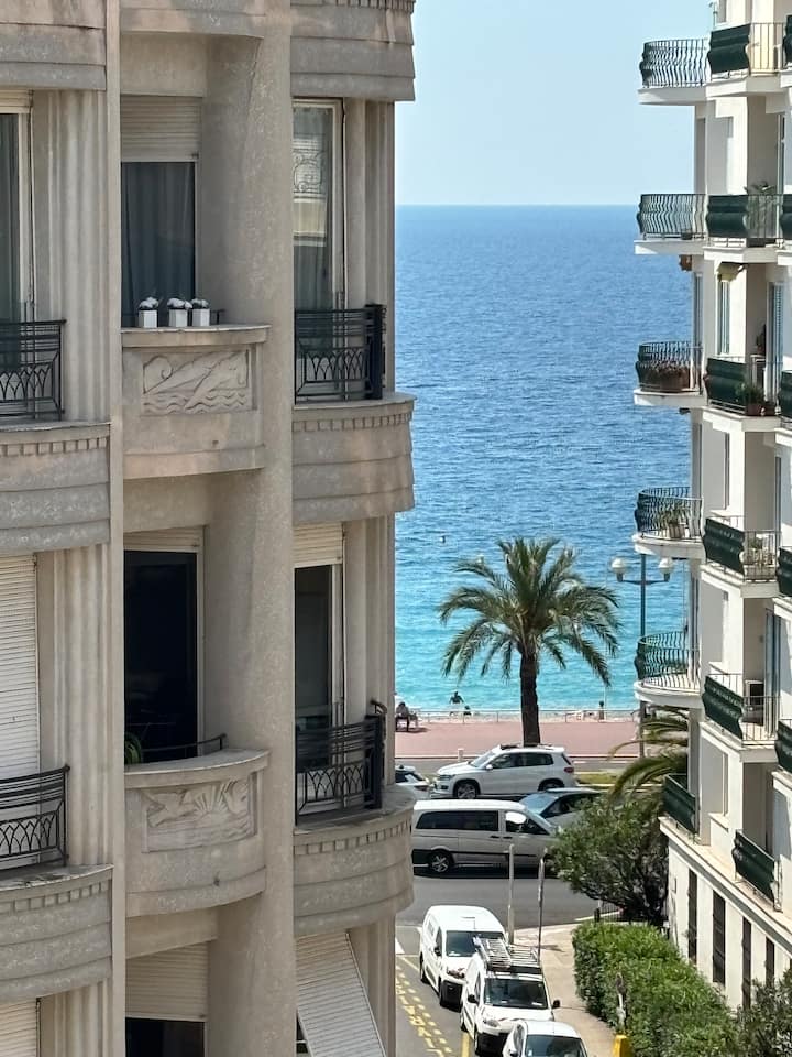 Appartement Central Avec Terrasse à 50m De La Mer - ibis budget Nice Californie Lenval