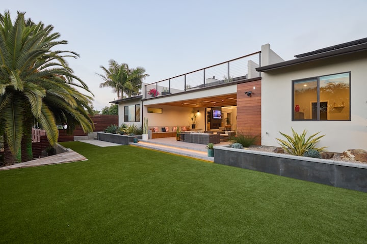 Modern Indoor/outdoor Designer Home With Hot Tub - Encinitas, CA