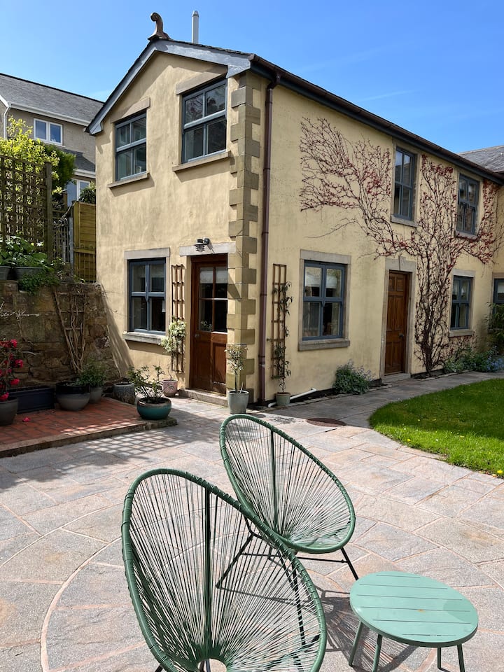 Stylish 2 Bed House Quiet Area - Lancashire