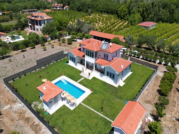 Dalyan Da Geniş Bahçe ÖZel Havuzlu Lüks Villa - Dalyan