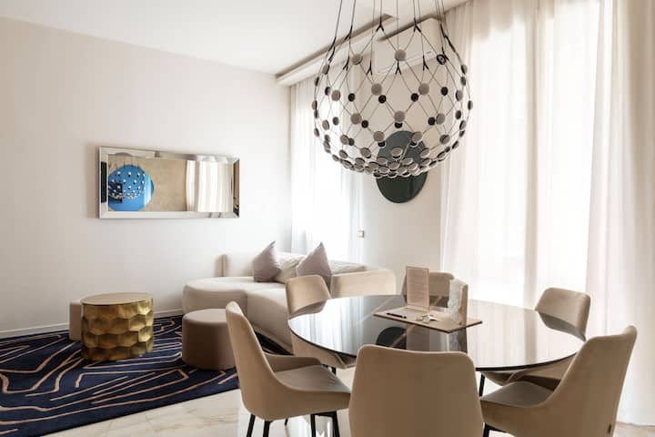 Chic & New 3 Bedroom Apartment - Close To Duomo - Milan
