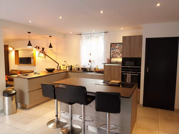 Charmante Maison - ibis budget Orgeval