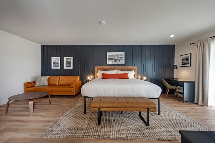 Bodega Bay King Room | Sonoma Coast Stay - Bodega Bay, CA